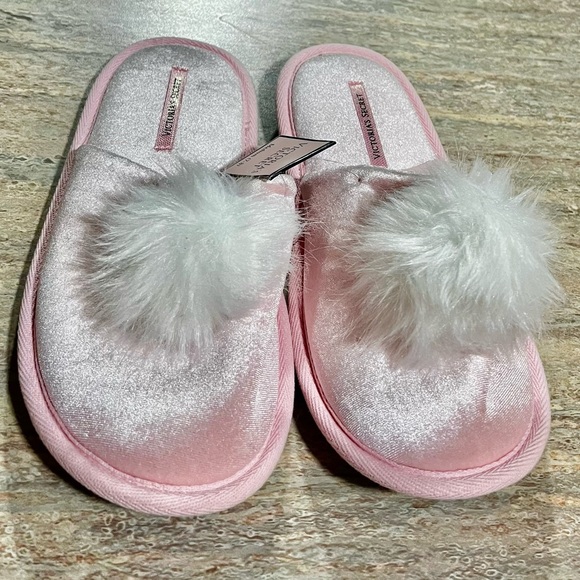 Victoria's Secret | Shoes | Nwt Victorias Secret Pink Slippers With Pom ...
